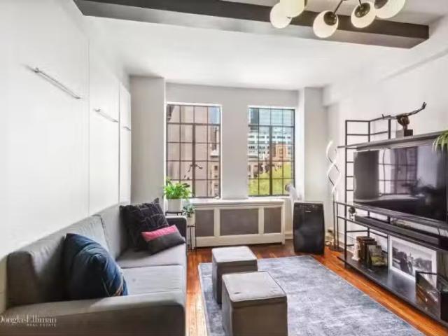 Studio at 320 E 42nd St for $2,995 by Donna Conti