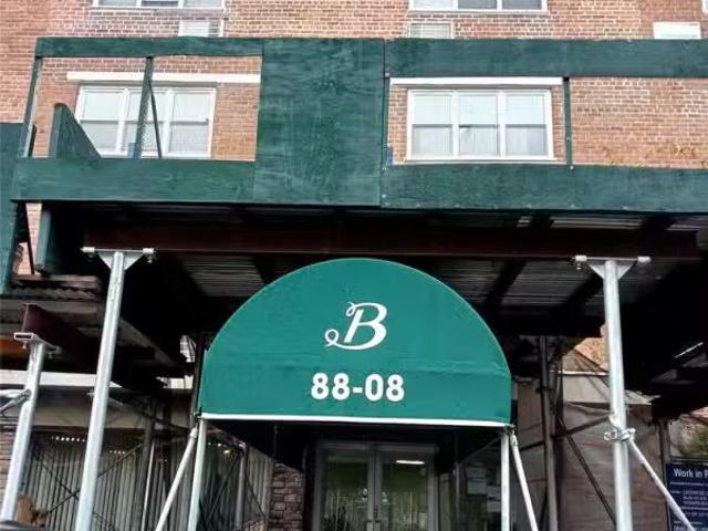 Studio at Avenue for $1,700 by Manager
