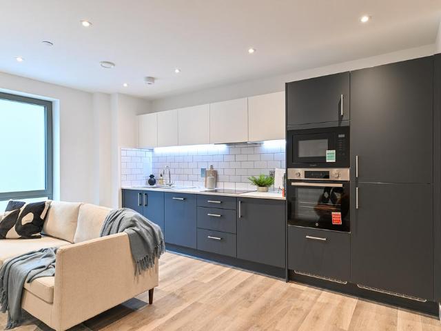 Studio at The Charter, New Swan Yard. 1 bed apartment to rent £1,150 pcm £265 pw