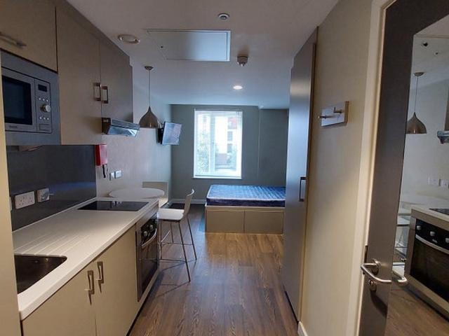 Studio Available for Tenancy Takeover Available