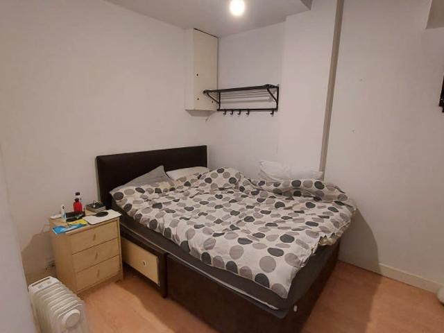 Studio Available in Hanwell