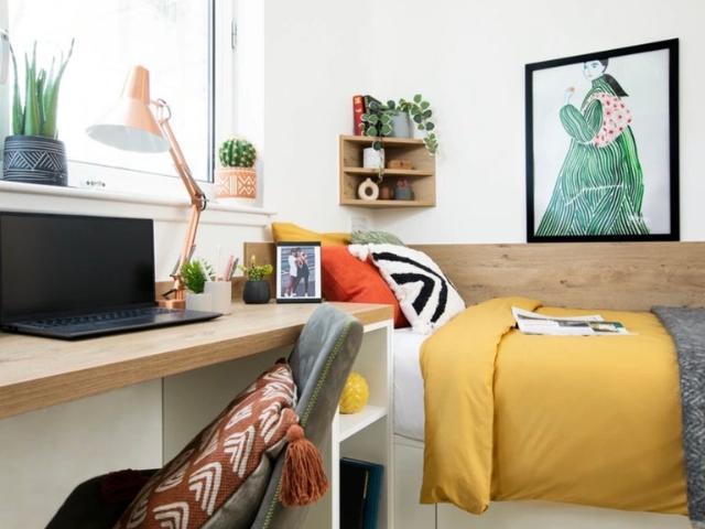 Studio between Angel and Farringdon