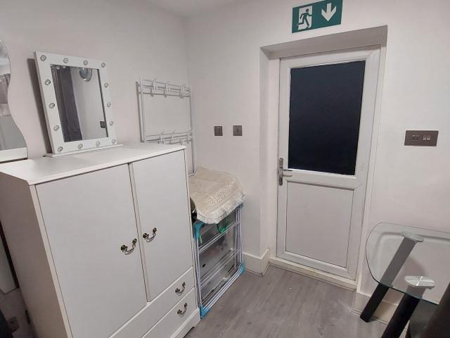 Studio Bed Apartment Osborne Road HOUNSLOW TW3 3EP Dream Homes Residentials Hounslow Limited