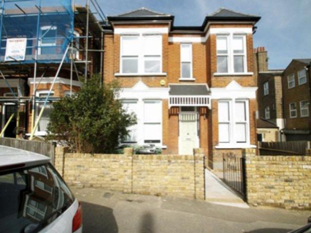 studio bed flat / apartment st. julians farm road london se27 truepenny's