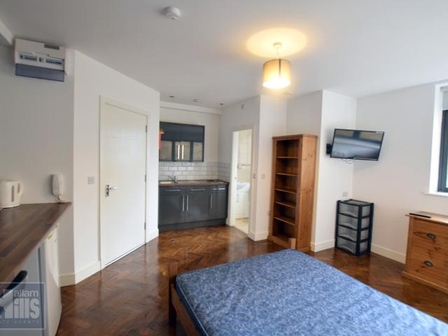Studio Bed Studio 9A Commercial Street Sheffield S1 2AT Hallam Hills Ltd