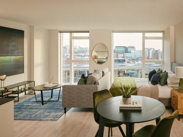 Studio Bedroom Apartment at Glasgow. Studio to rent £1,315 pcm £303 pw