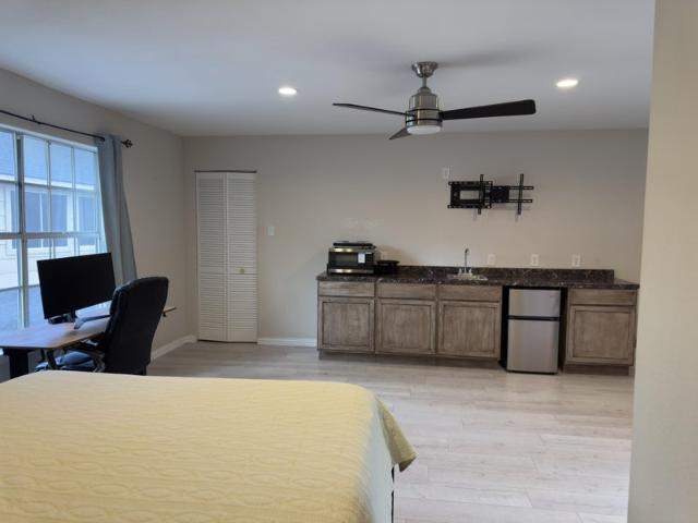 Studio Garage Apartment