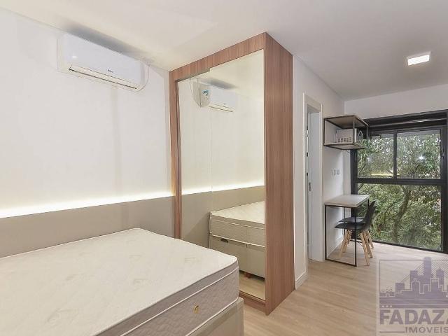 Studio de 20 m² na Acre Água Verde Curitiba PR, aluguel por R$ 2.100/mês
