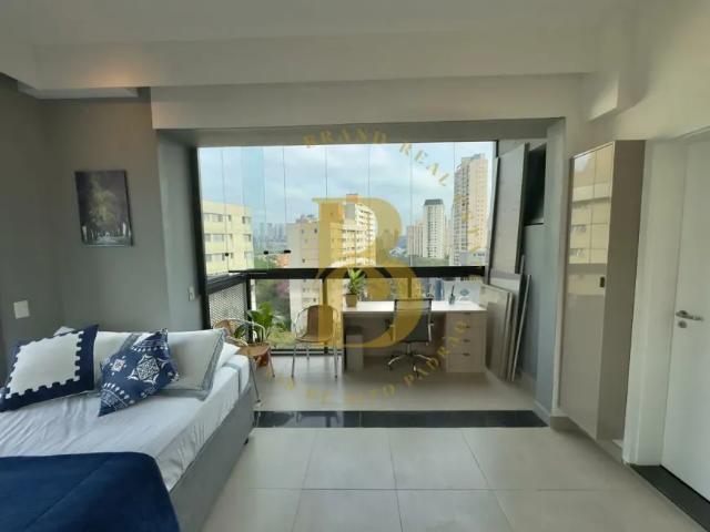 Studio de 27m² Mobiliado com Sacada Fechada, 1 Vaga e Depósito