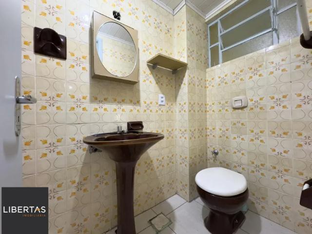 Studio de 30 m² no miolo da cidade baixa