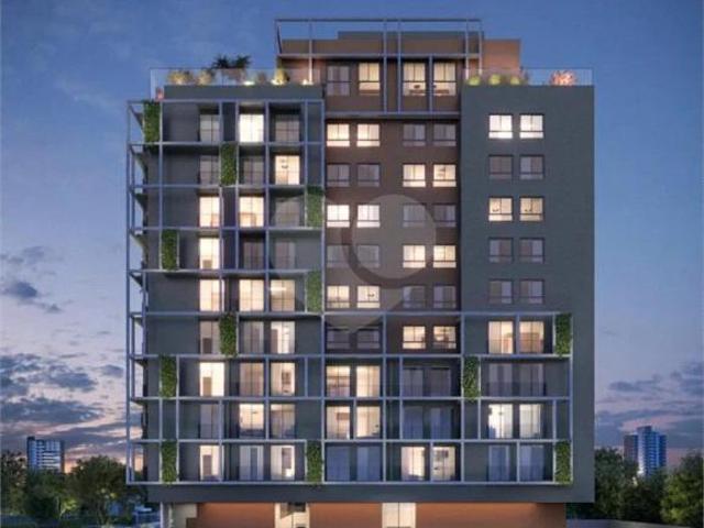 Studio de 32 m² com sacada à venda no Centro Cívico