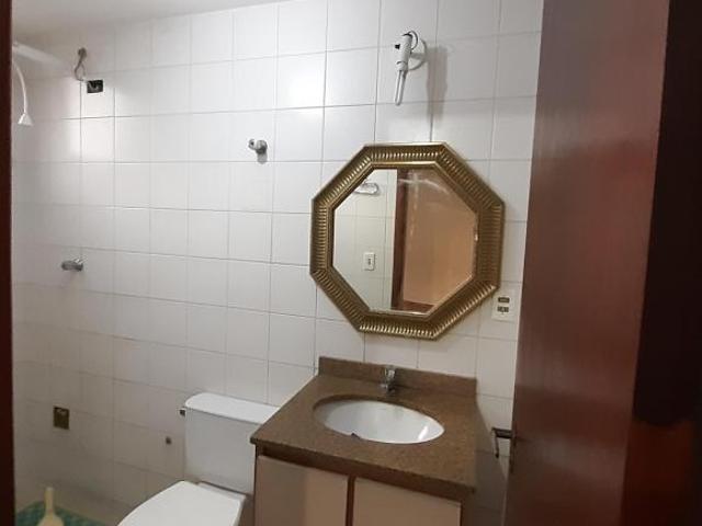 Studio em ótimas condições com vaga de garagem, lavanderia