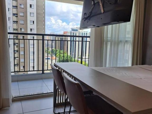 Studio em Moema com 25m², 1 quarto com sacada