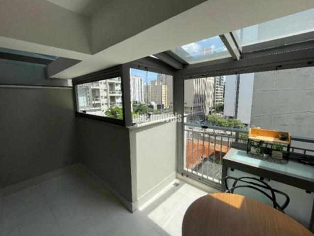 Studio em Moema com 27m²