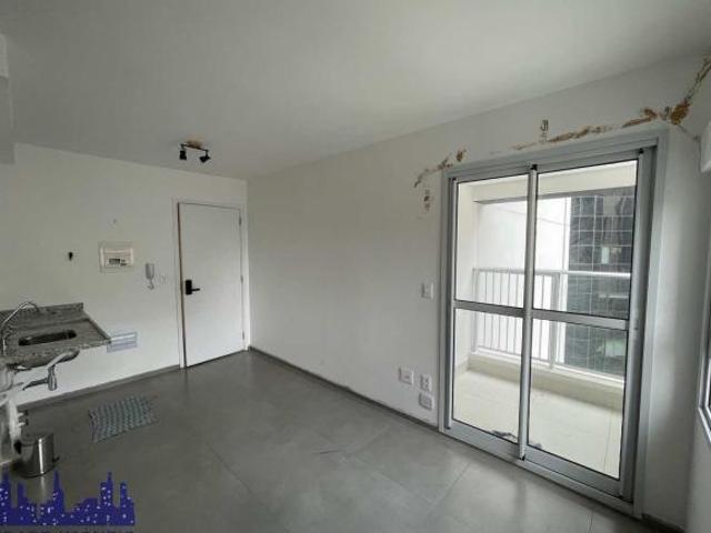 Studio em Pinheiros ao lado da Rua Pinheiros