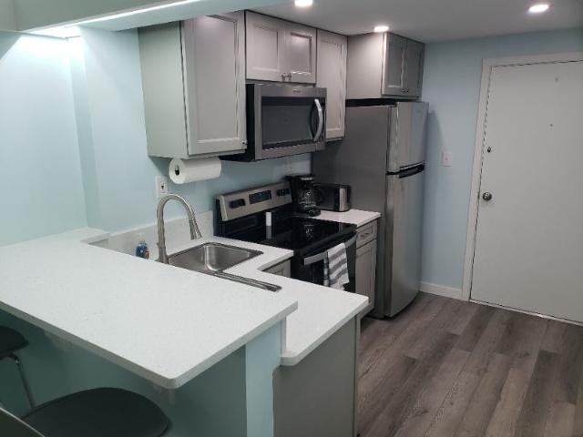 Studio Efficiency Condo on Golf Course