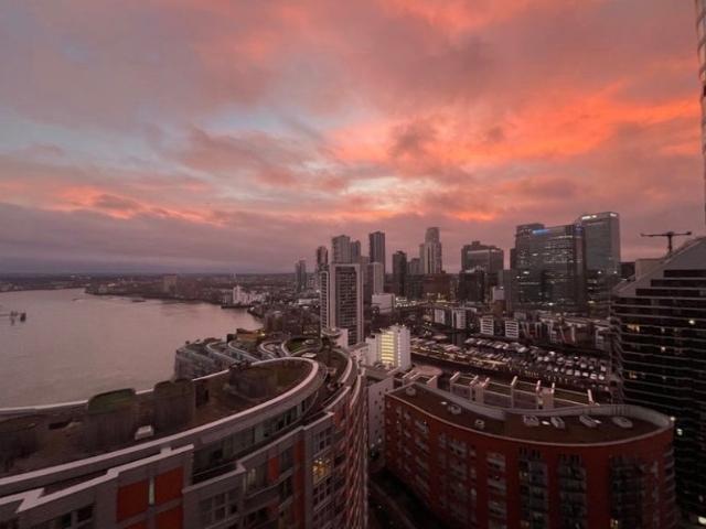 Studio for let in Canary Wharf