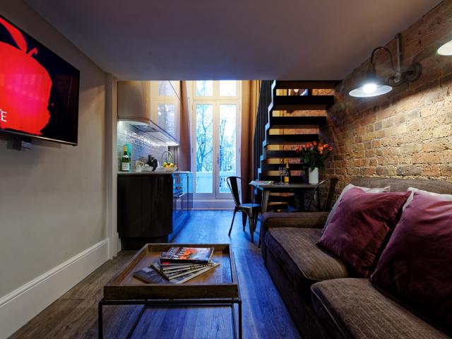 studio for rent at 21 Linden Gardens, London W2 4HD