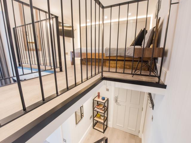 studio for rent at 25 Linden Gardens, London W2 4HH
