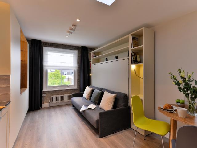 studio for rent at 25 Linden Gardens, London W2 4HH
