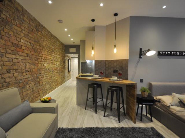 studio for rent at 25 Linden Gardens, London W2 4HH
