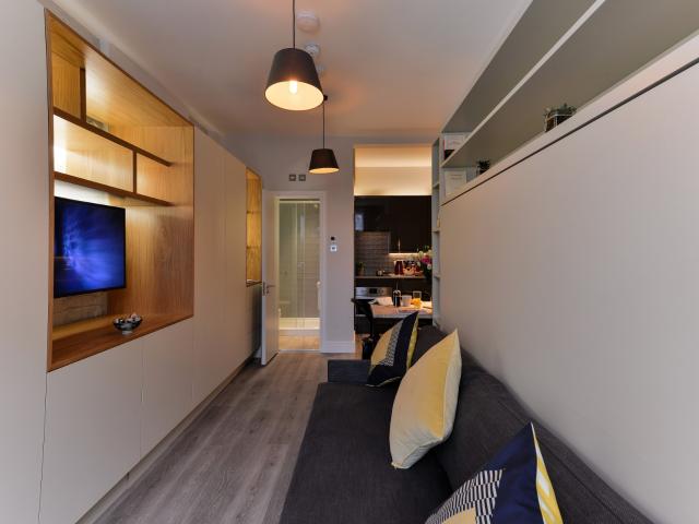studio for rent at 25 Linden Gardens, London W2 4HH