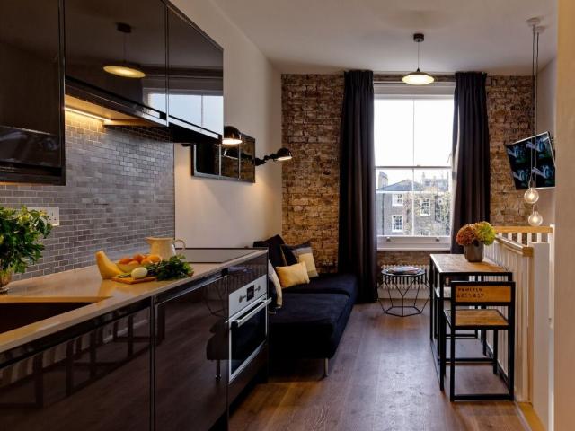 studio for rent at 25 Linden Gardens, London W2 4HH