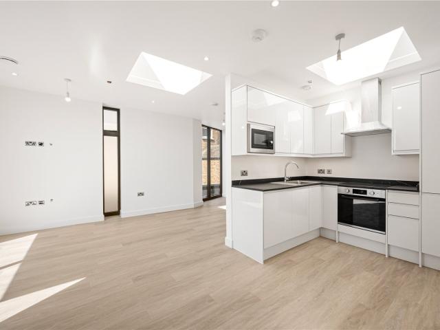 studio for rent in 115B, Ewell Road
