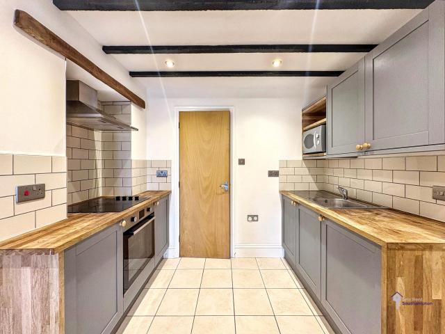 studio for rent in 6a Victoria Road, SO19 9DX