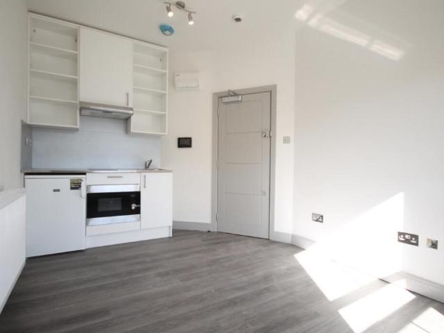 studio for rent in Camden High Street, NW1 7BX