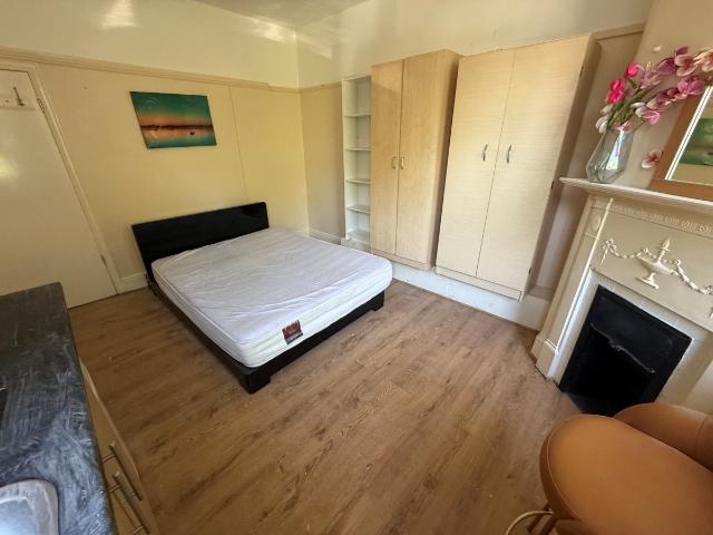 Studio for rent in Cannon Hill, N14 6LH