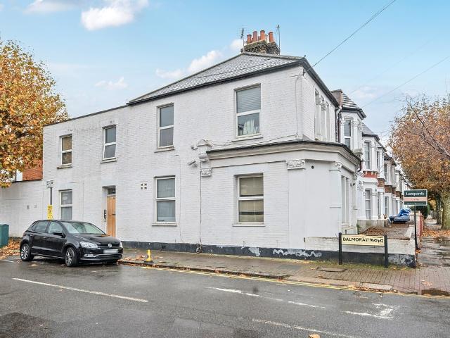 studio for rent in churchill Road, London, NW2