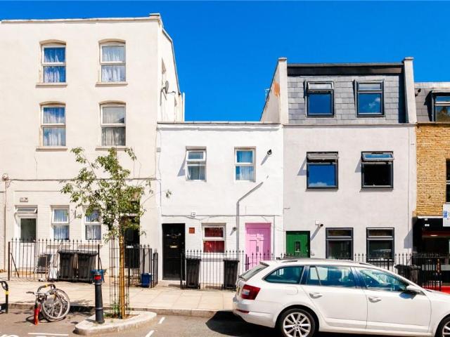 studio for rent in Clarence Road, E5 8HB