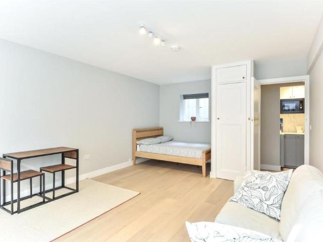 studio for rent in Crane Court, EC4A 2EJ
