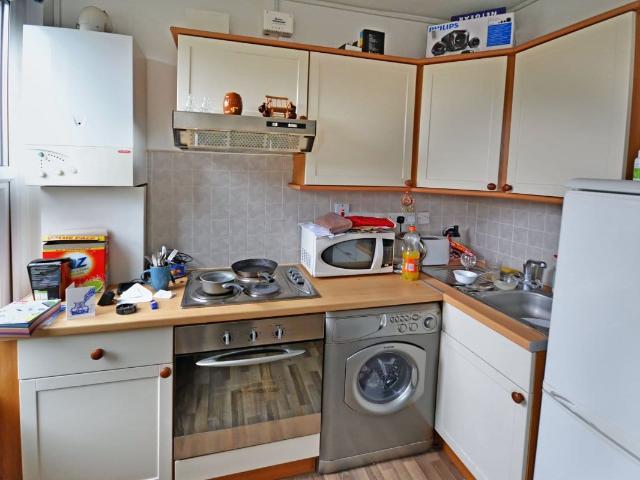 studio for rent in Cricklewood Broadway, London, NW2 3JG