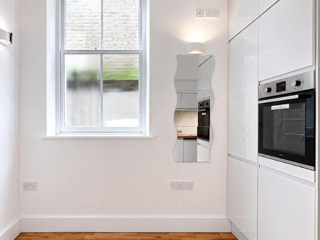 Studio to rent on Cromwell Road, London