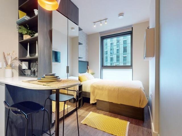 Studio to rent on Crossharbour Plaza, London