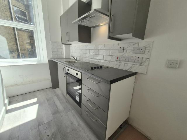 studio for rent in Crown Street, Halifax, Halifax