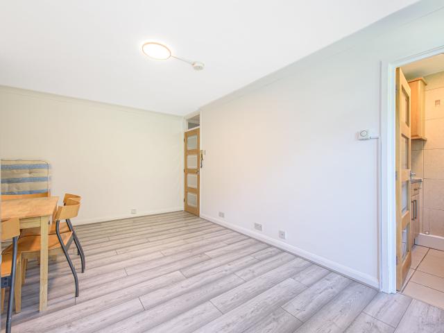 Studio for Rent in Ashbourne Court, Ashbourne Close | Foxtons