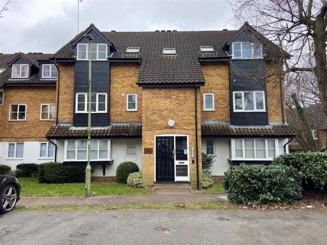 studio for rent in Boleyn Way, EN5 5JS