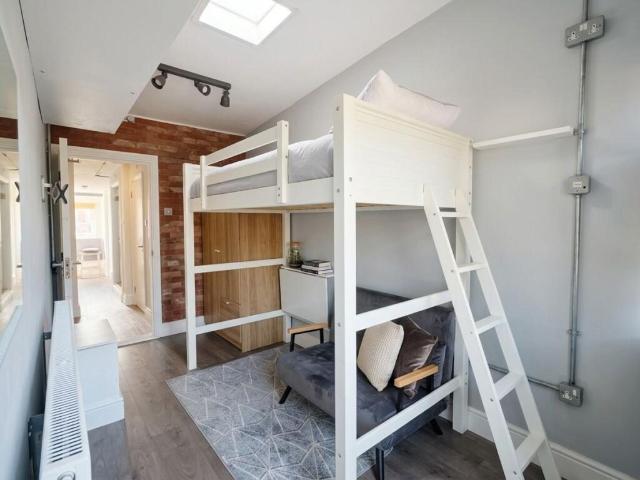 studio for rent in Baring Road, SE12 0JS
