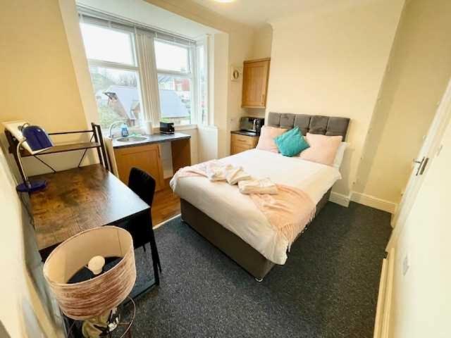 studio for rent in Bear Road, Room 3, Brighton