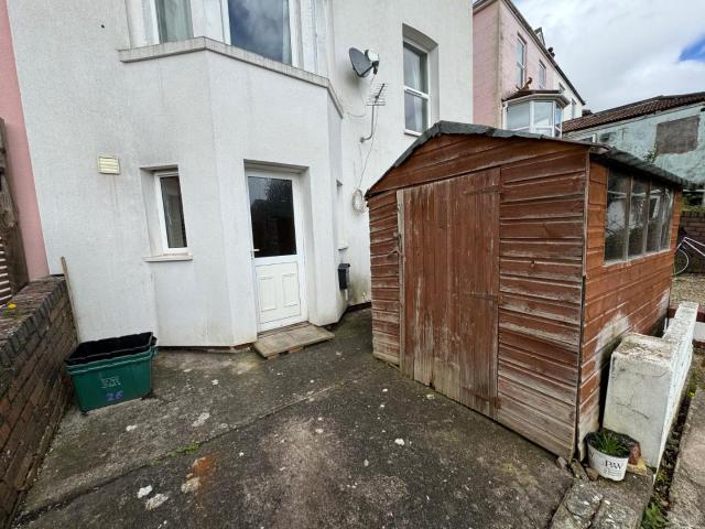 studio for rent in Beaufort Road, St George