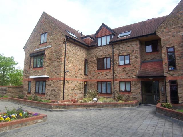 studio for rent in Bellview Manor, The Oaks, Ruislip