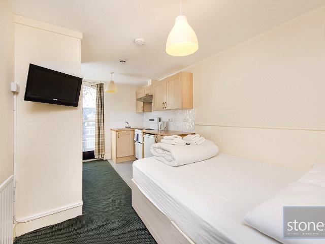 studio for rent in Belsize Avenue, London