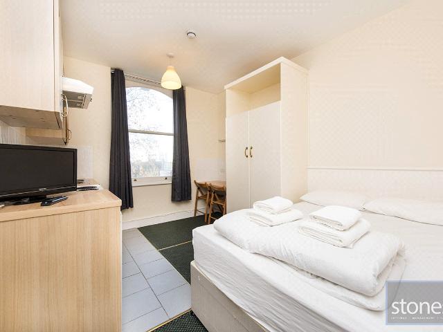 studio for rent in Belsize Avenue, London