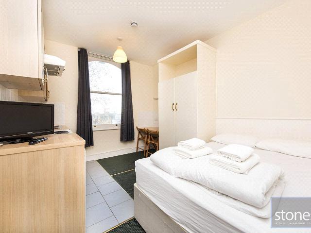 studio for rent in Belsize Avenue, London