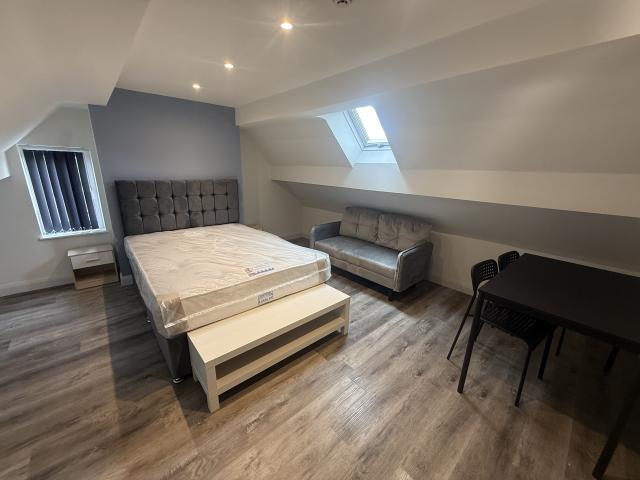studio for rent in Birkby Lodge Road, Huddersfield, Huddersfield