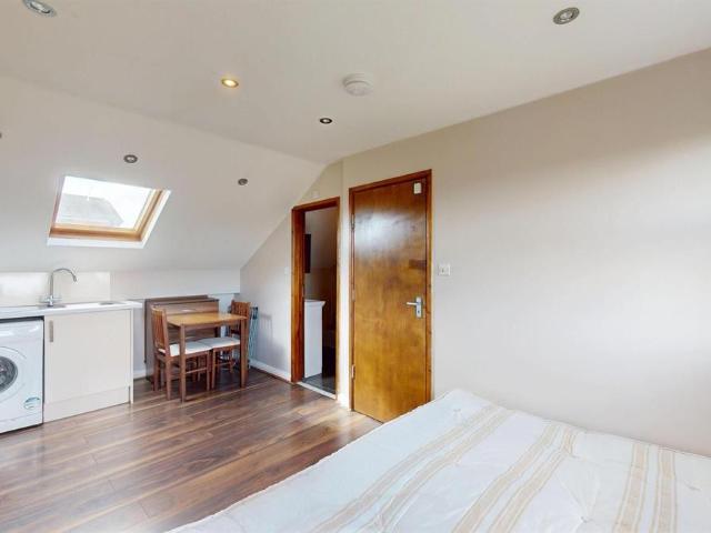 studio for rent in, Blackstock Road, Finsbury Park, London N4