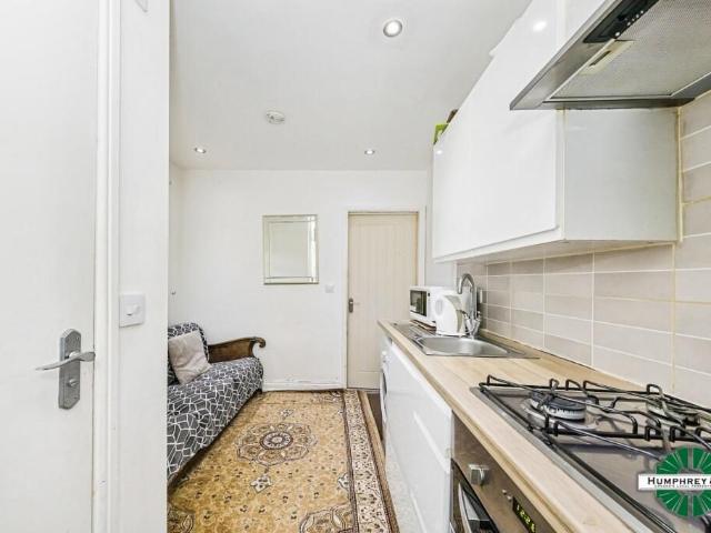 studio for rent in Broad Lane, N15 4DW